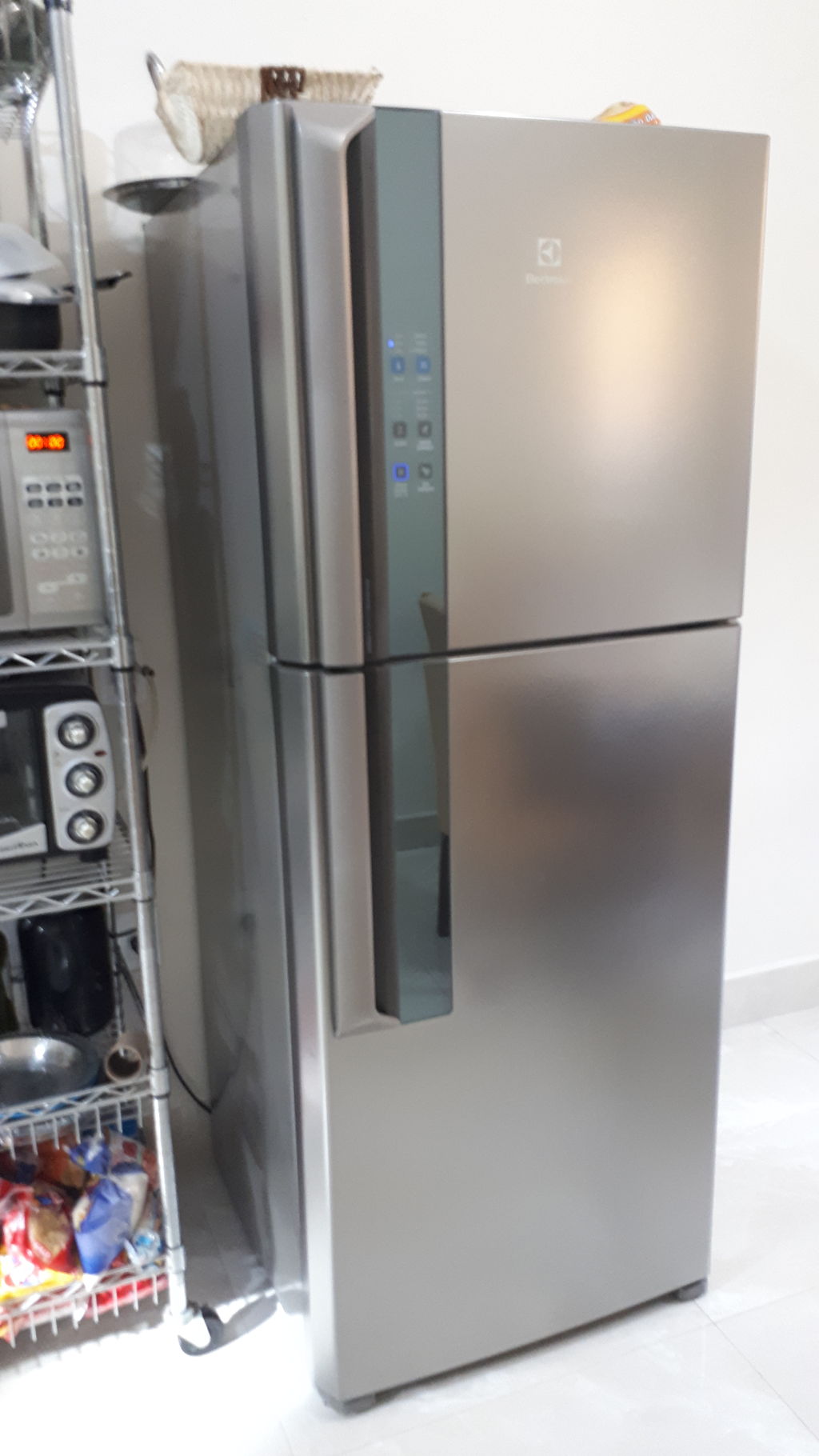 Geladeira Electrolux Frost Free IF55S Inverter | Extra