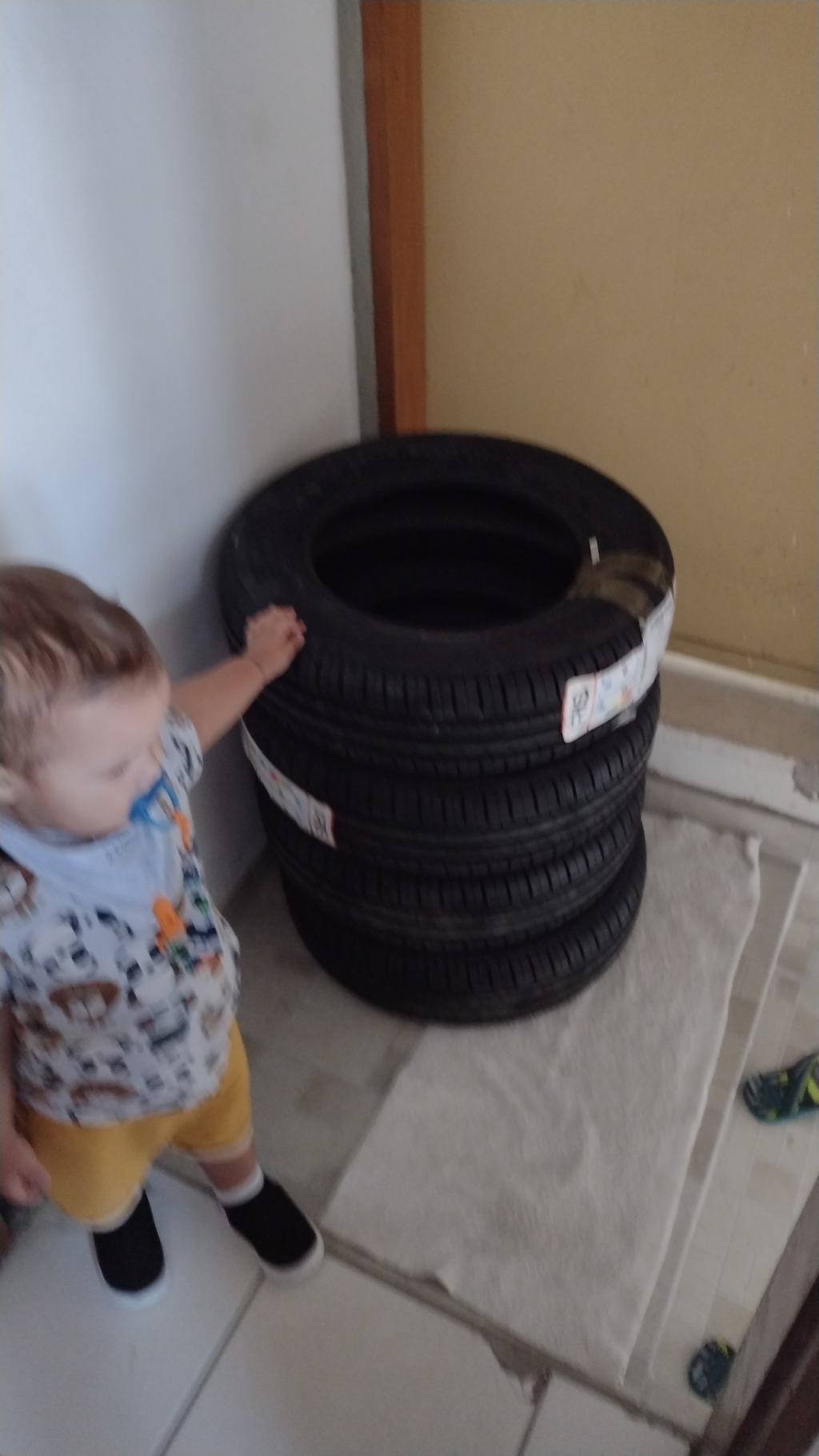 Pneu Iris Aro 13 Ecoris 165/70R13 | Extra