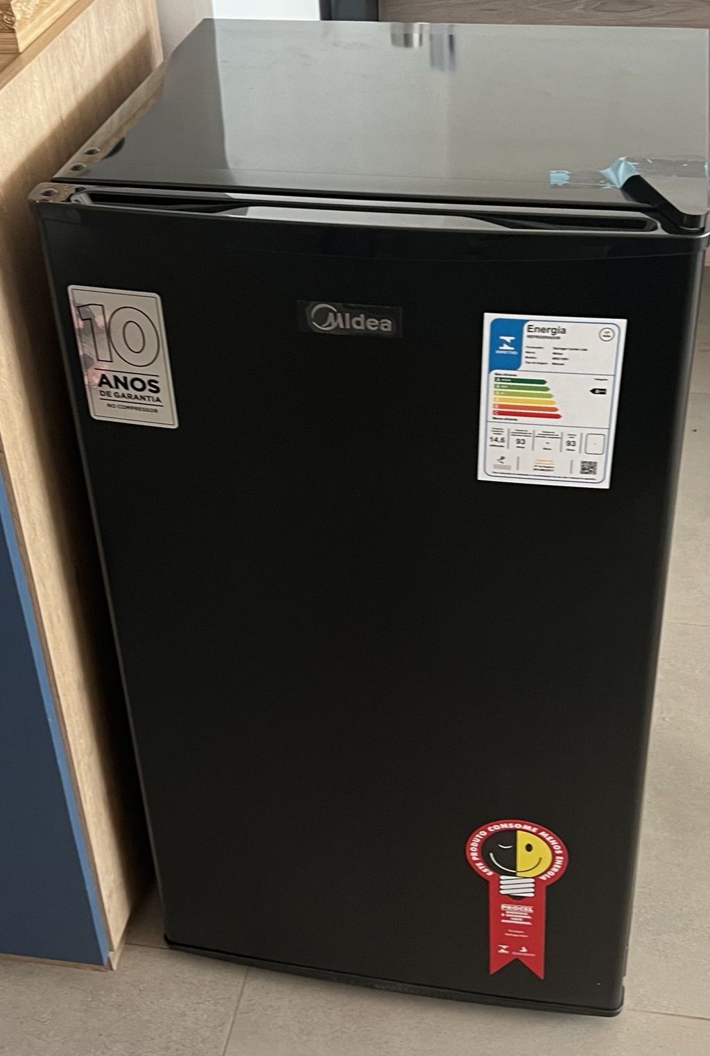 Frigobar Midea 93 Litros Black Edition | Ponto