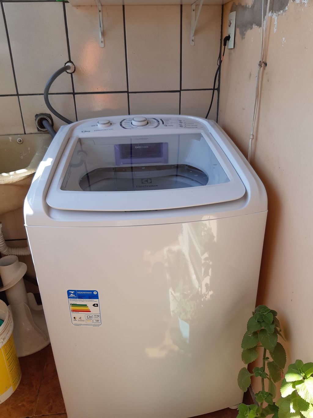 Lavadora de Roupas Electrolux Automática LES13 Essencial Care 13kg ...