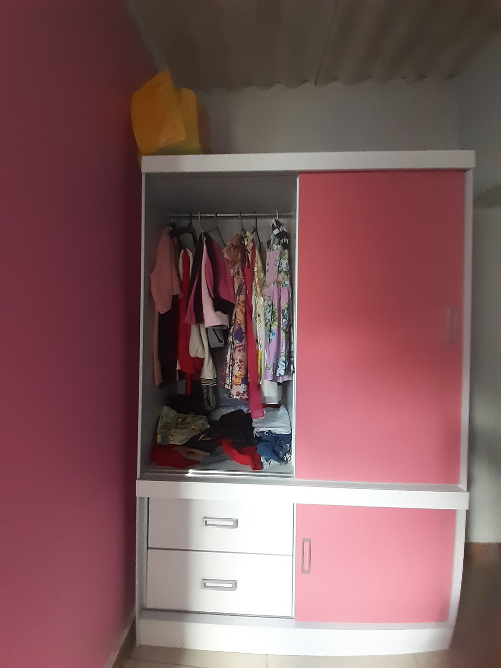 Guarda-Roupa Solteiro Demóbile Estilo II com | Casas Bahia