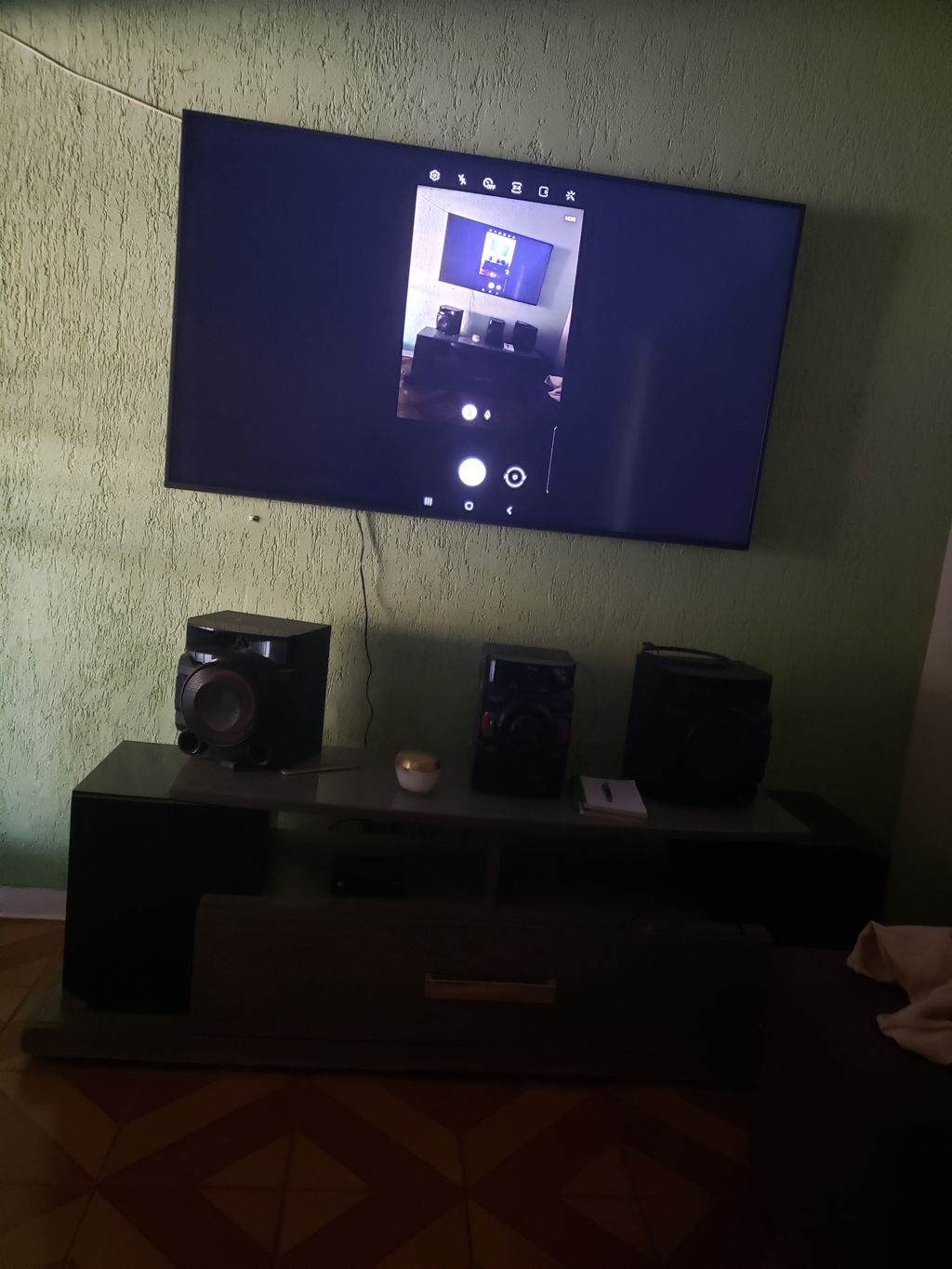 Smart TV LED 65" Samsung 4K LH65B... É BOA? Veja +145 reviews